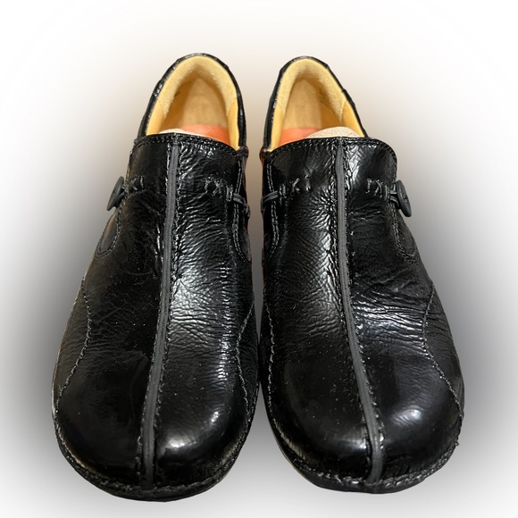 Clarks | Shoes | Nib Clarks Un Loop Black Pate Shoes | Poshmark